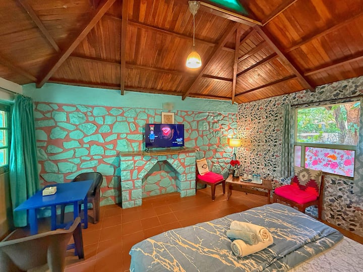 Aqua Cabin | Pool - Fast Wifi - Nature Retreat - Lonavla
