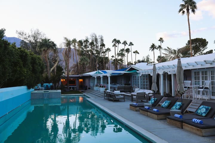 Onassis Estate: 7 En-suites, 80’ Pool, Pickleball - Palm Springs, CA