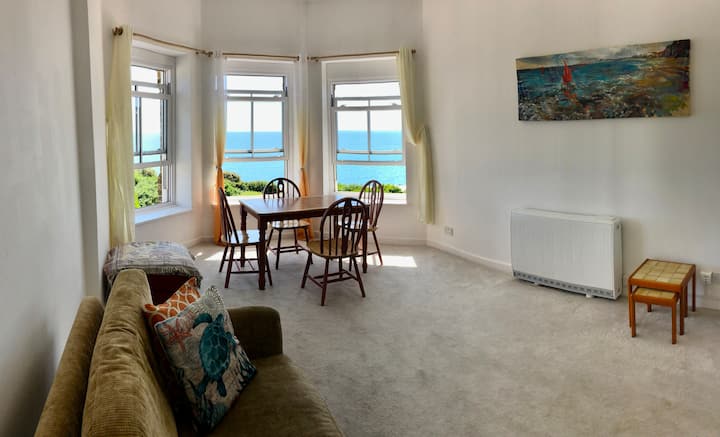 2 Bedroom Apartment With Coastline Views - Isle of Wight