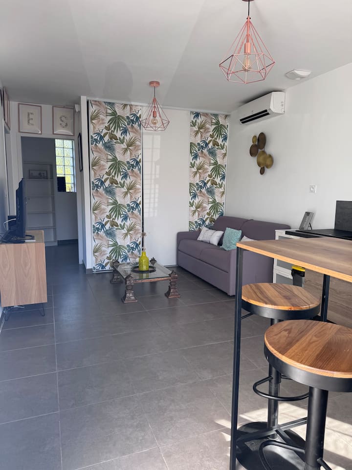 Appartement De 2 Chambres à Uzès - Uzès