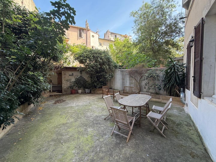 Neuf Incroyable 2 Chambres + Cour Privée Au Panier - Marseille