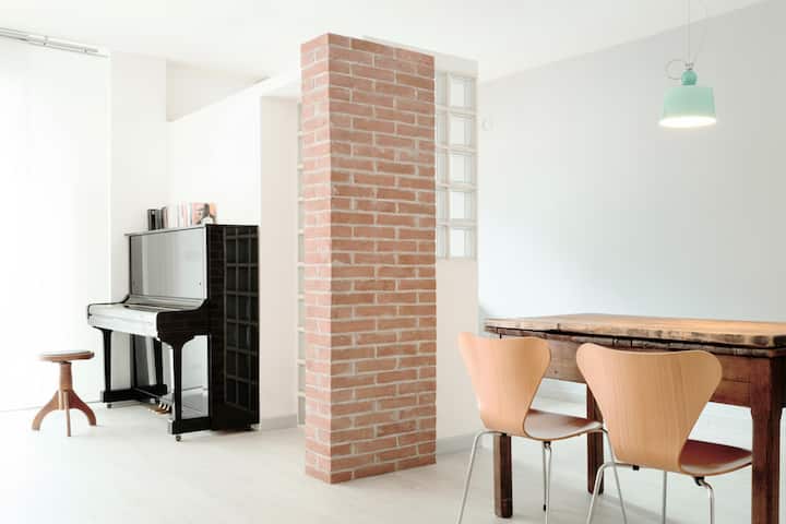 Luminoso Open Space In Centro, Parcheggio Privato - Aosta