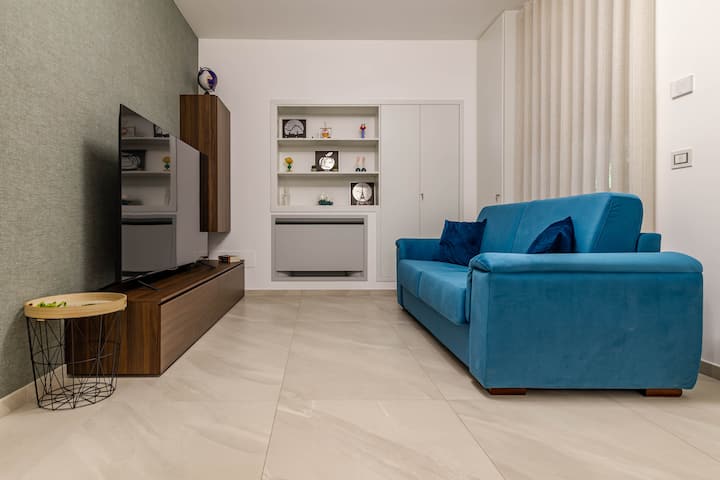 Exclusive Flat W/ Garage Near Policlinico & Center - Bari