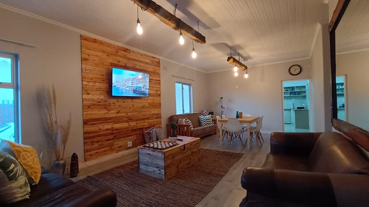 Abalone Cottage - Fisherhaven