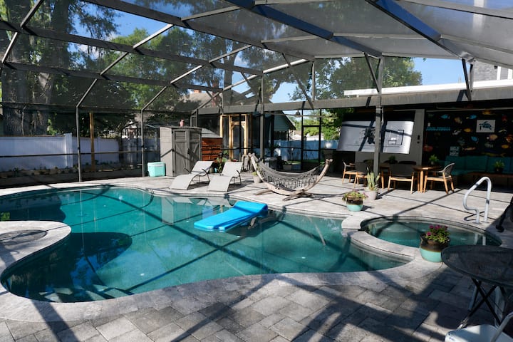 Cozy Poolside 2br Walkable, Perfect For Short Stay - Lake Mary, FL