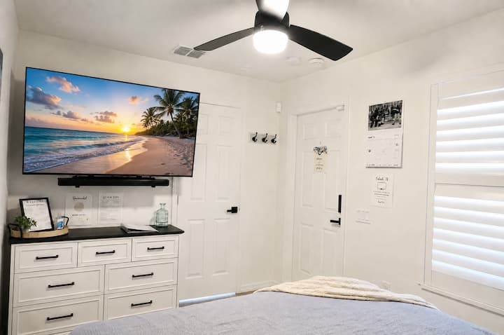 Cozy Poolside 2br Walkable, Perfect For Short Stay - Sanford, FL