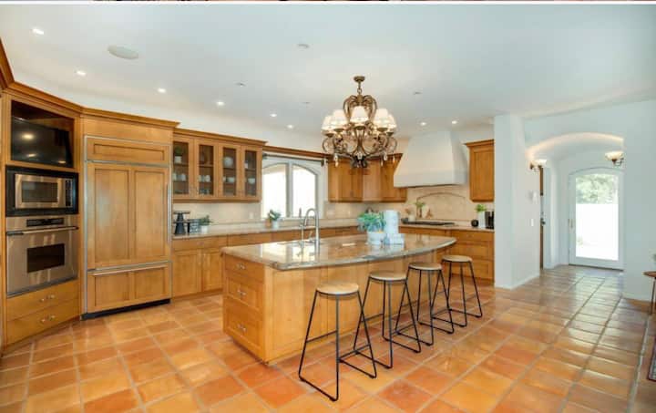 Tuscan Dream Serenity And Views - Sacramento, CA