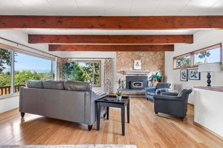 Near Hospitals | Pool, Gym, Sauna & Valley Views - Medford, OR