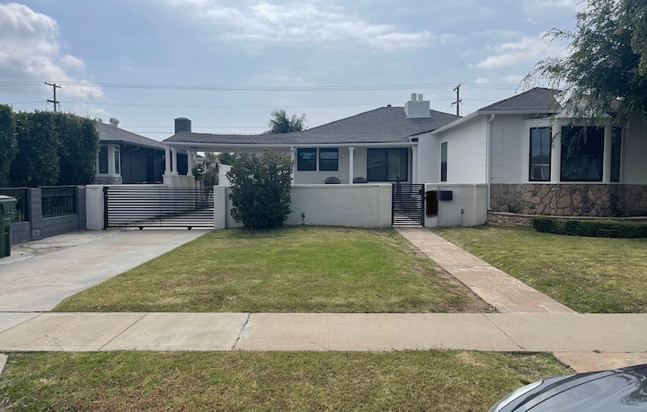 Modern Sleeps 8 | Walk To Sofi | Near Lax - Hawthorne, CA