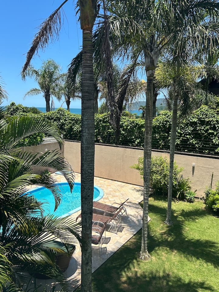 Casa Maravilhosa - 4 Suítes, Piscina E Pé Na Areia - 