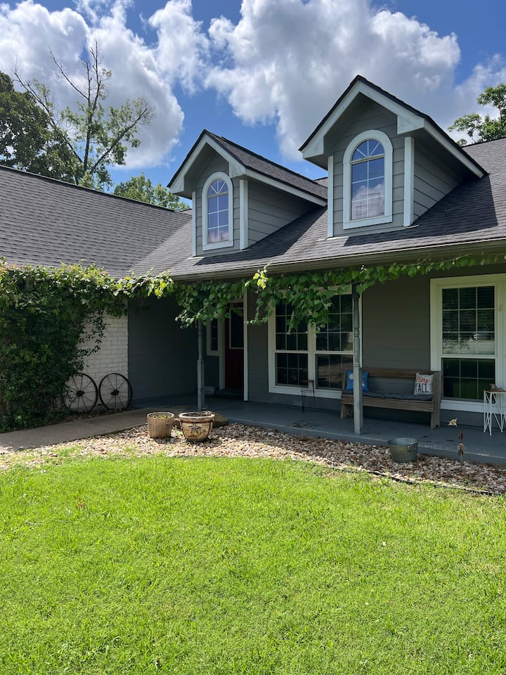 Texas Country Home In Montgomery - Lake Conroe, TX