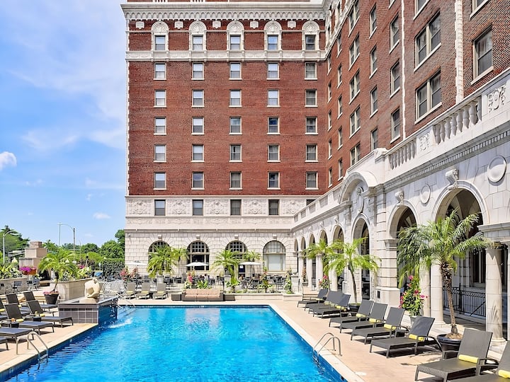 4 Comfortable Rooms Minutes To St. Louis Aquarium! - St. Louis, MO