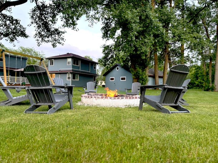 Lakehouse Retreat With Game Room - Zion, IL