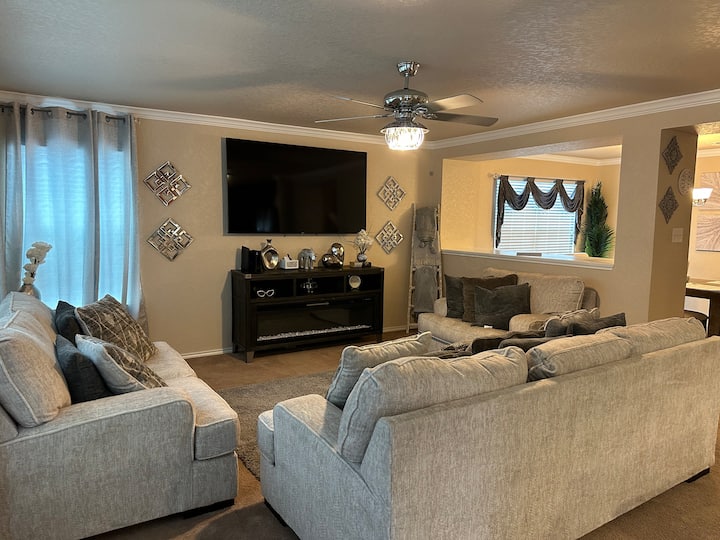 Large Beautiful Spacious Home Near Lackland Base! - サン・アントニオ, TX