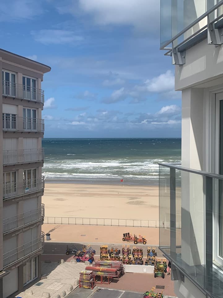 Bel Appartement Avec Vue Sur Mer Et Piscine - De Panne