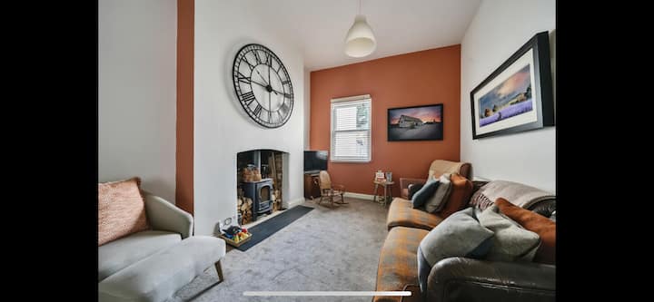Versatile Family House In Fashionable Suffolk Rd! - Cheltenham