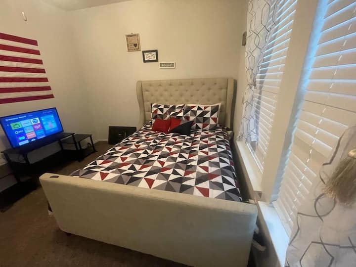 Sam's Peaceful Humble Abode - Temple, TX