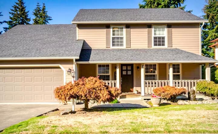 Modernized Spacious Home Offering Large Backyard - Olympia, WA
