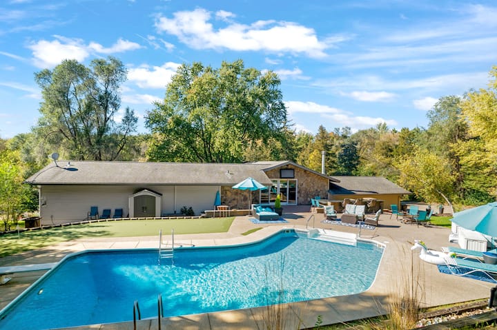Large Recreational Retreat - Kinnickinnic State Park, River Falls