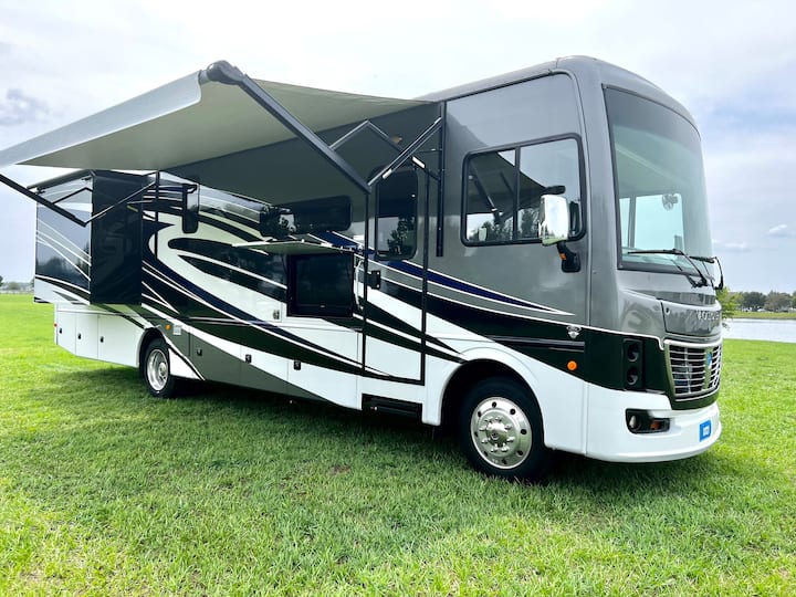 Class A Delivery To Central Fl - Clermont, FL