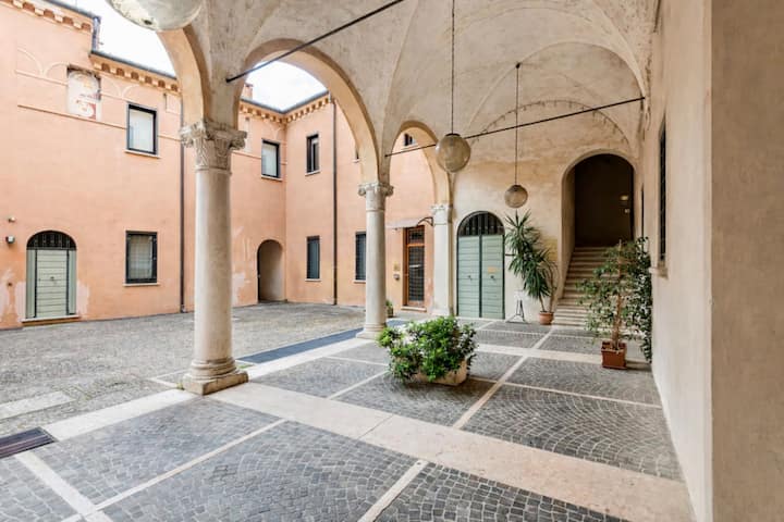 Residenza Palazzo Petrozzani - Mantua