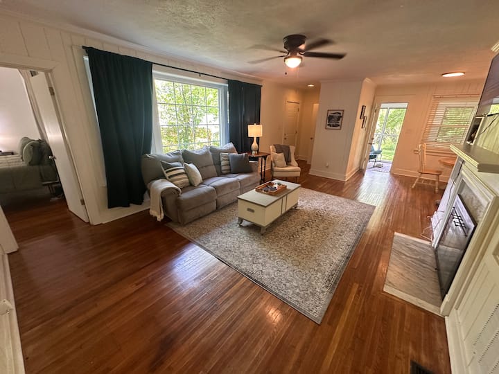 Midtown Bungalow - Jackson, TN