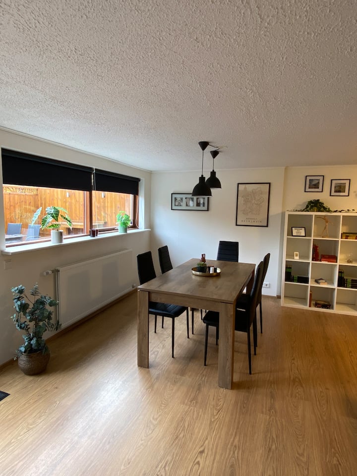 2 Bedroom Apartment, Big Patio - Islande