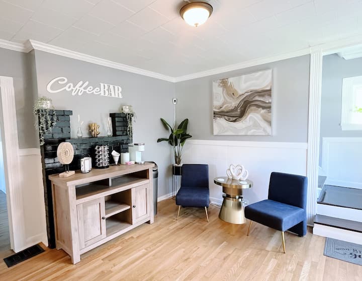 Spacious & Centric Home W/4 Bed/2 Baths/coffee/tvs - Hickory, NC