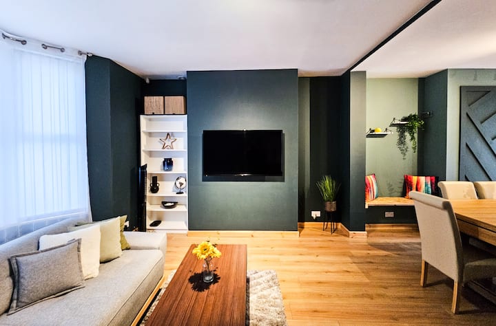 Luxury Retreat By Lfc | Pool Table & Ping Pong - Liverpool