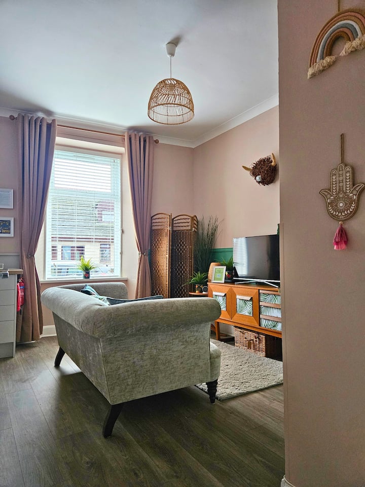 The Ferns - Modern Apartment With Parking & Garden - Ayrshire