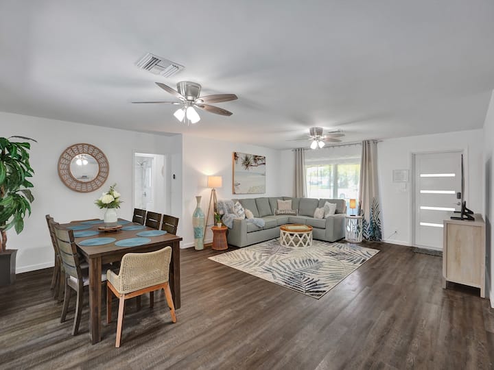 A Poolside Paradise, Life-size Chess, 5 M To Beach - Pompano Beach, FL