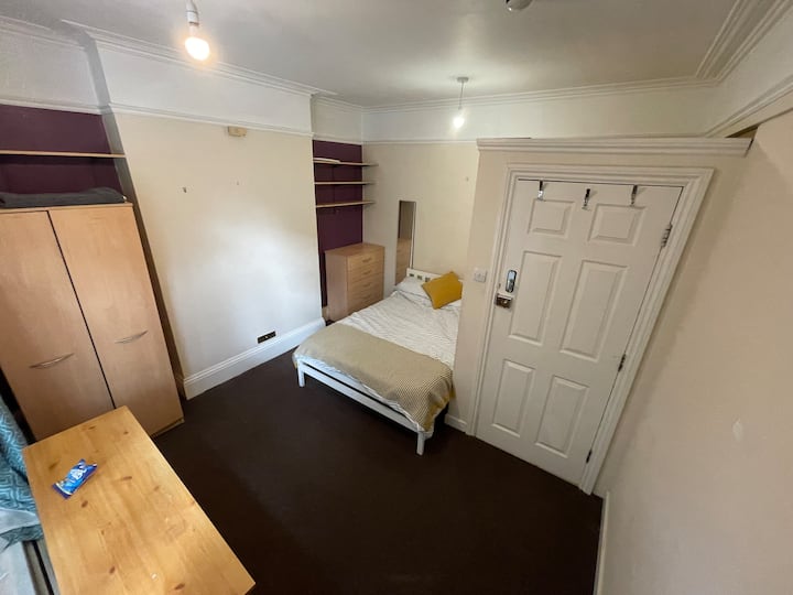 Double Room - Reading