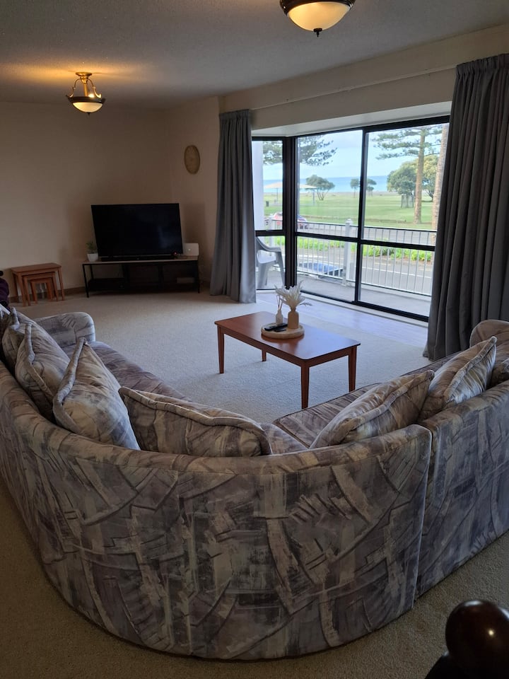 Close To Cbd, Aquarium, Mclean Park On The Parade - Napier