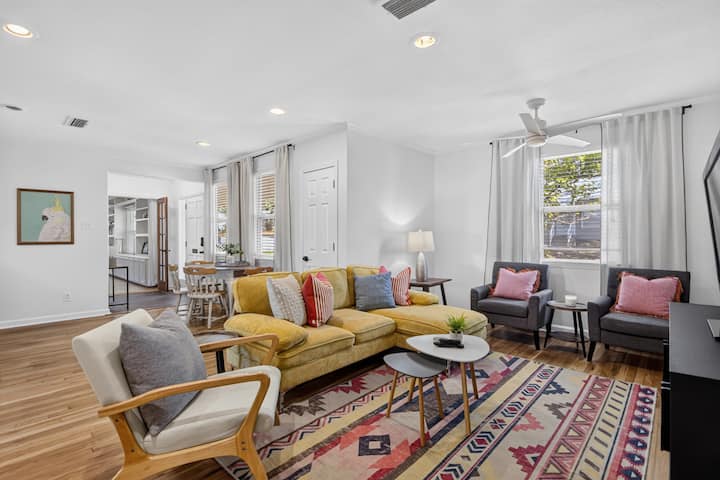 Pink Door Bnb~steps From Park, Pool, Tennis Courts - Little Rock, AR