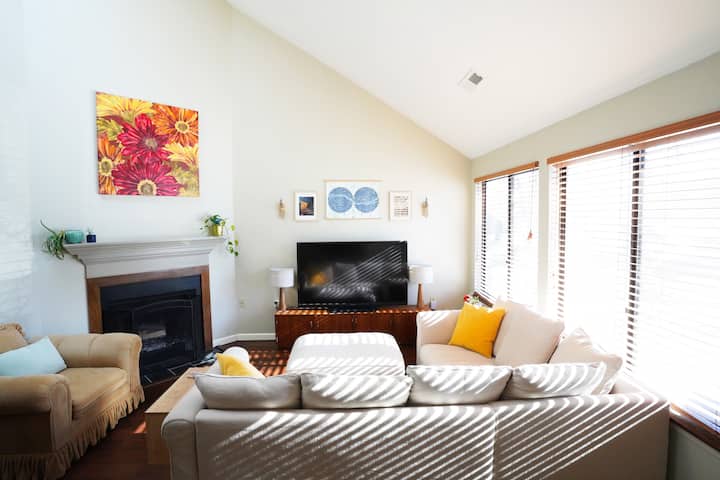 Quiet Townhouse W/ Private Office – 10 Min To Uva - Charlottesville, VA