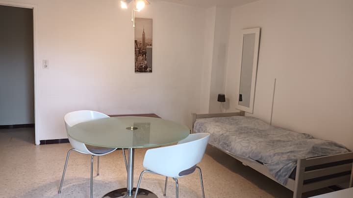 Super Chambre Douche Indépendante Au Calme - Arles