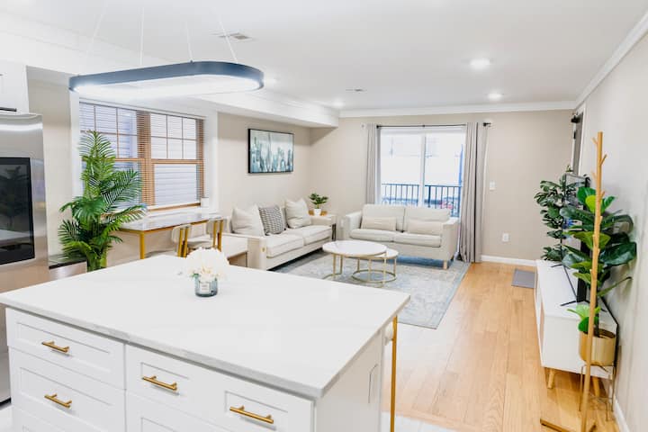 Ritz 3br 2ba—15min To Ny | Free Parking | King Bed - Union City, NJ