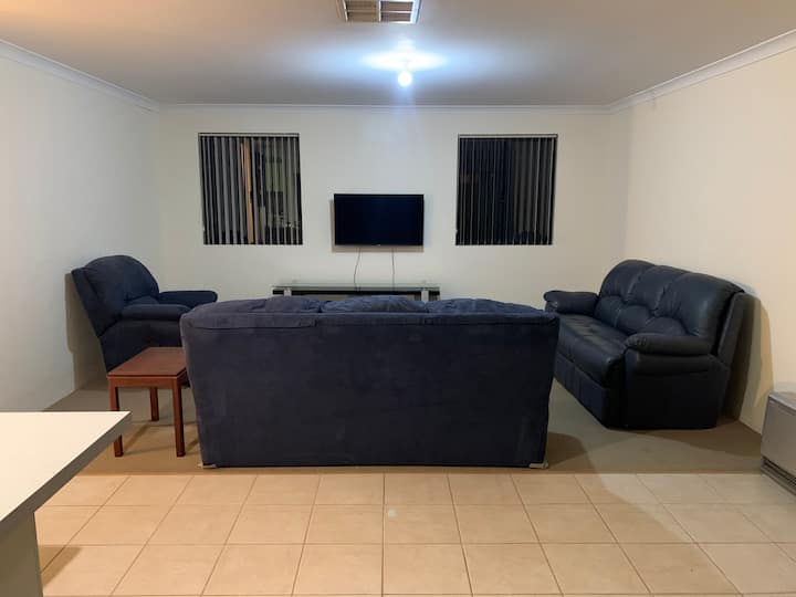 Room Two To Rent/great Location - Perth