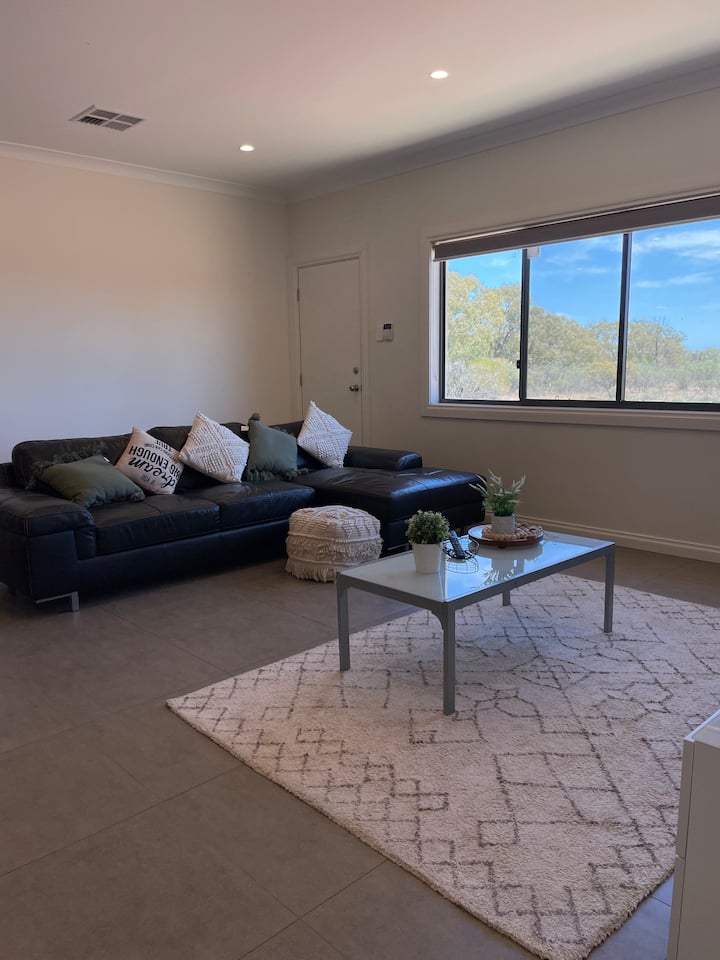 Flinders View Modern Farm House - Wirrabara