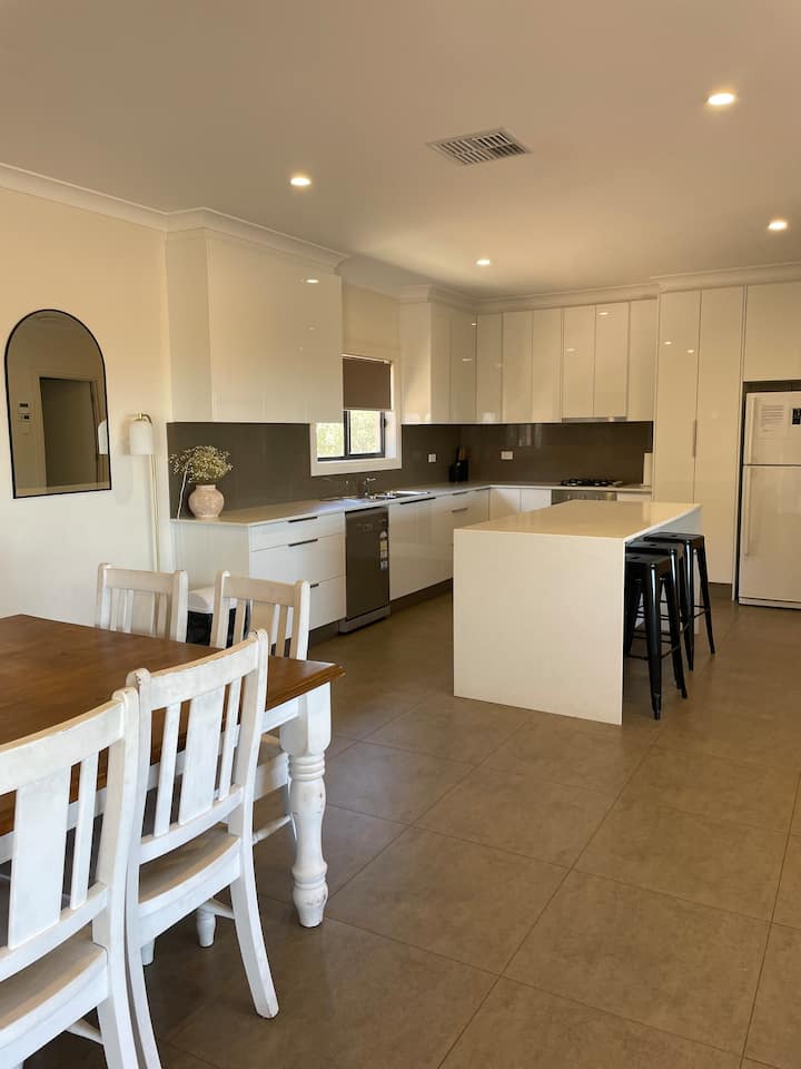 Flinders View Modern Farm House - Port Germein