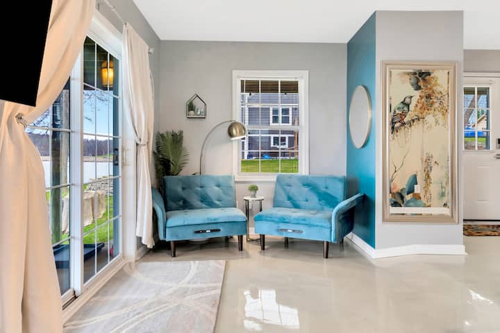 Lake Views Near Golf Courses, Mall, Topgolf, I-75 - Lake Orion, MI