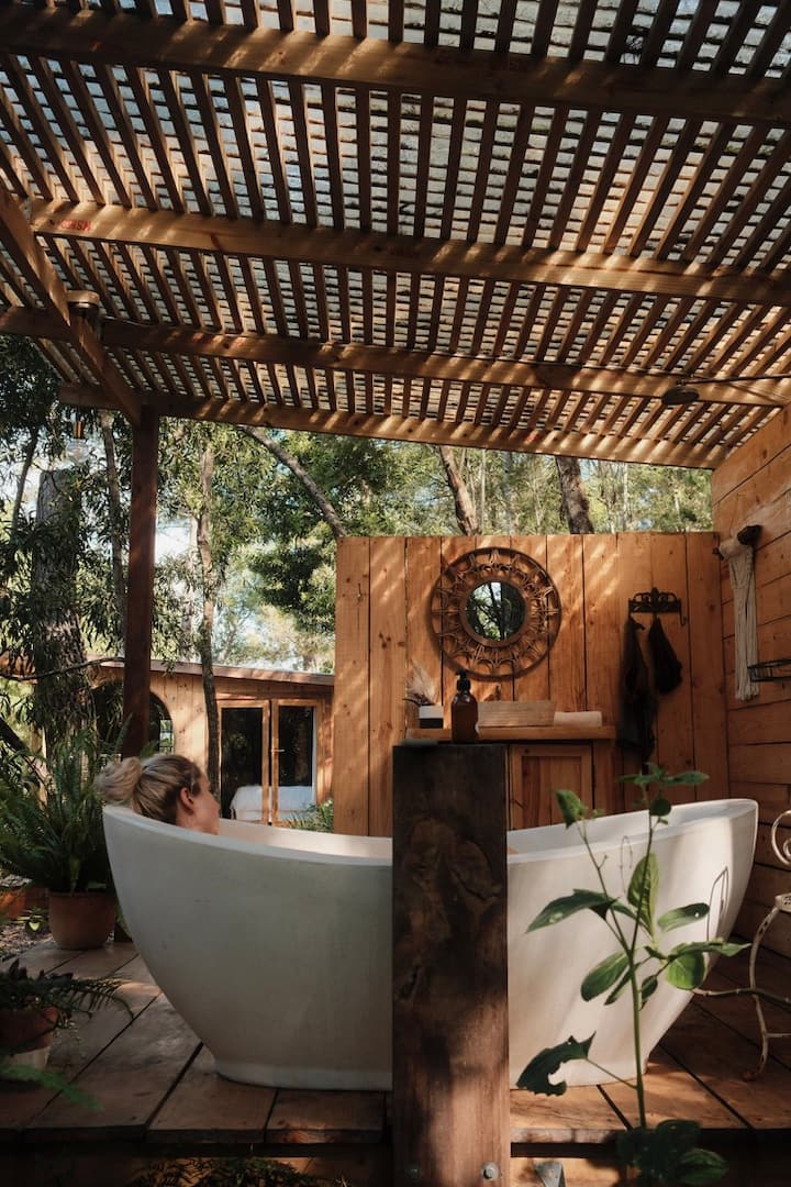 Hidden Leaf Cabin 1
Private Forest Cabin - Wilderness