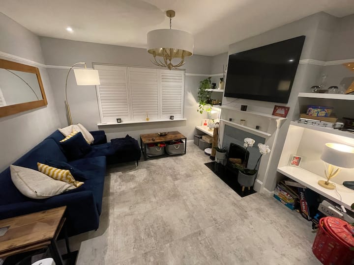 Contemporary Family Home With All The Extras - Hounslow