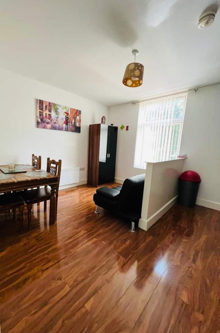A Lovely One Bed Apt Near Centre - Leeds