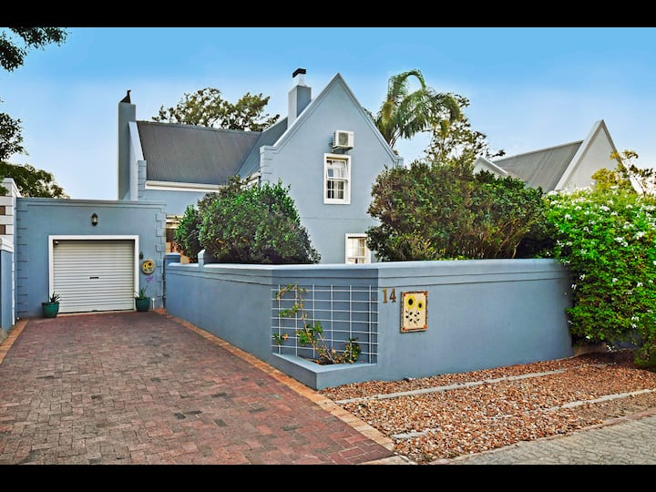 Sunflower Villa In Franschhoek - Franschhoek