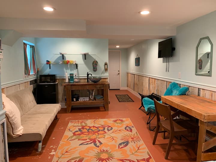 Private Suite Close To Beach - Galveston, TX