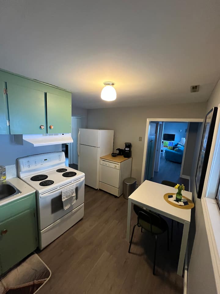 Bright Basement Suite - Halifax