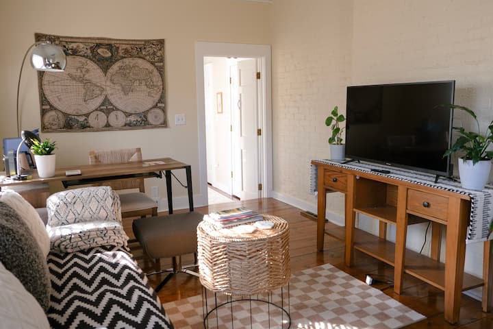Entire Cozy Unit - 3 Min Walk To Wfu. - Winston-Salem, NC