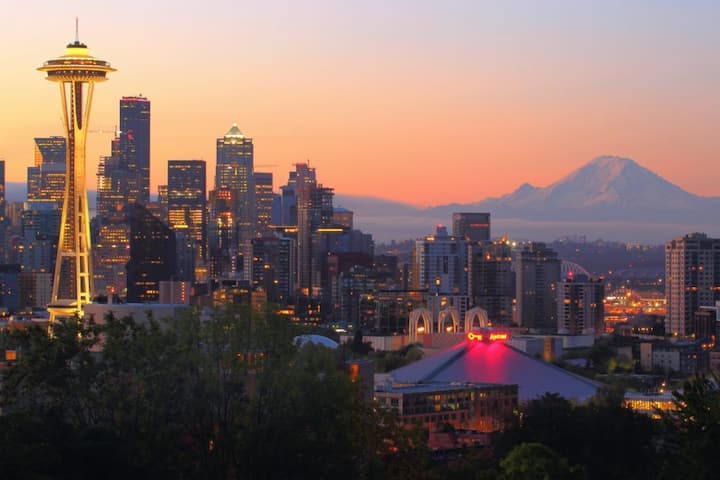 Escape To The Pnw! 3 Modern Units, Indoor Pool! - Issaquah, WA