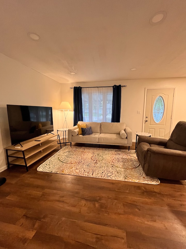 15 Min To Purdue W/ Fenced Yard - Lafayette, IN